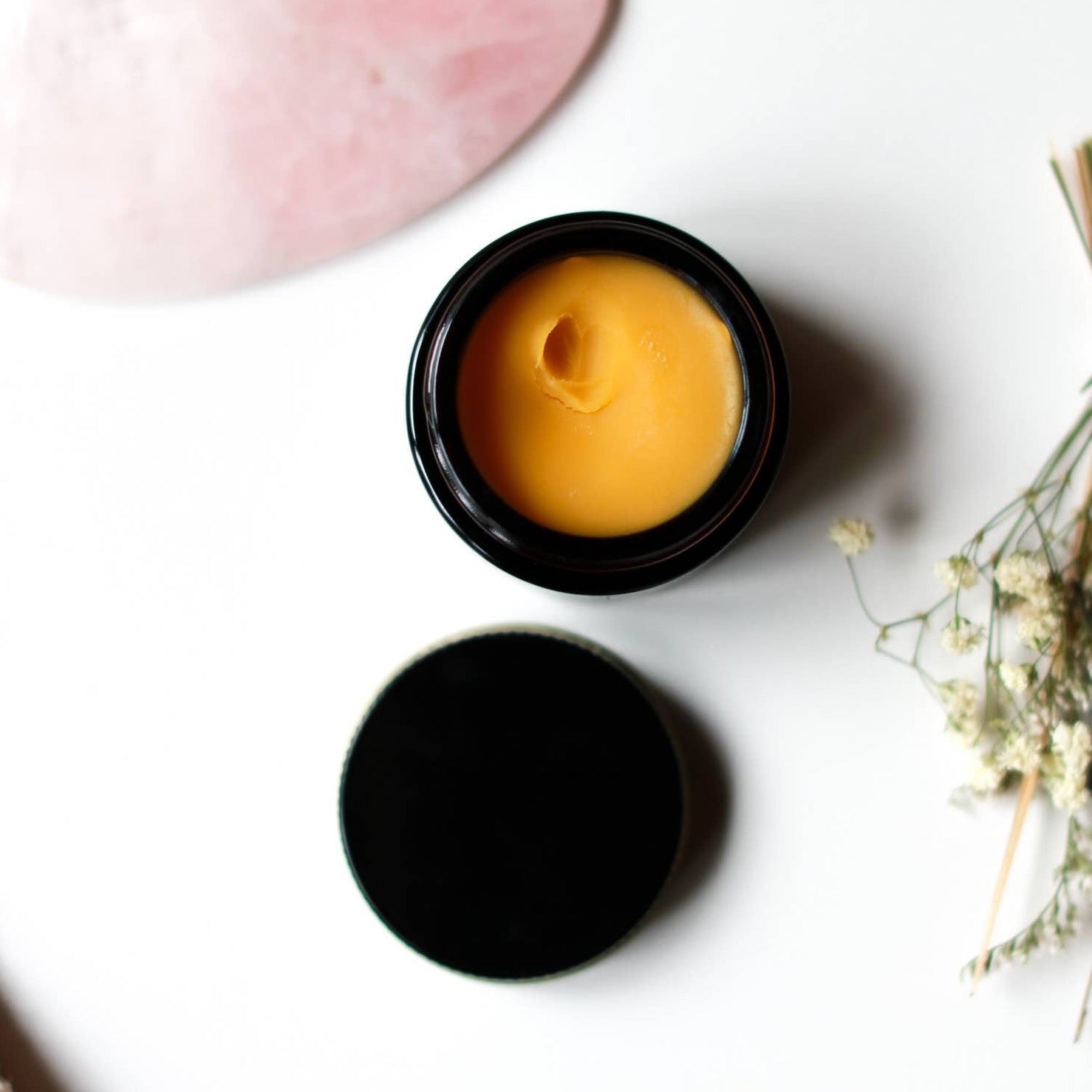 Among the Flowers Gold Balancing Face Balm – Behrhaus